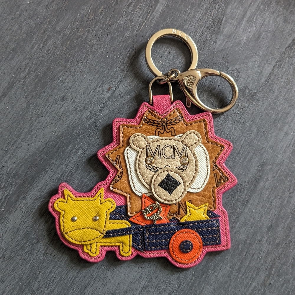 Mcm Lion And Cow Bull Bag Charm Key Ring Keychain W/ … - Gem